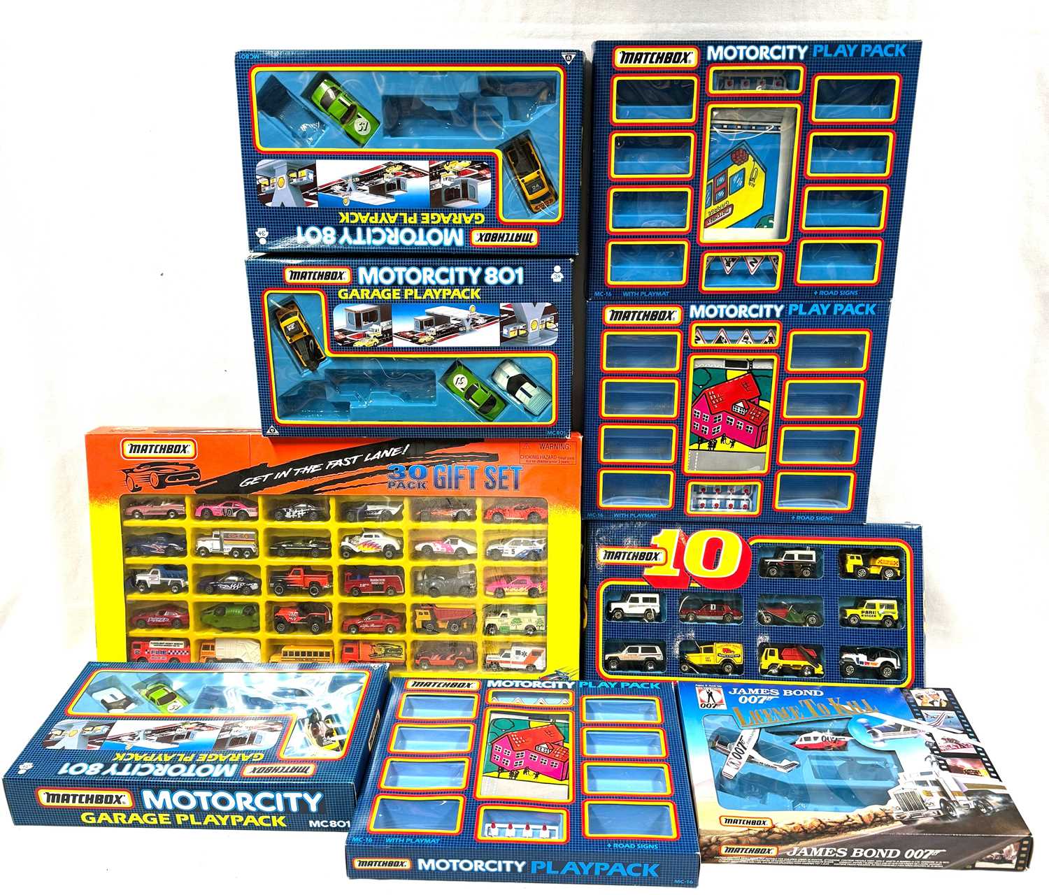 Lot 17 - Matchbox Modern Issue assorted vehicle and