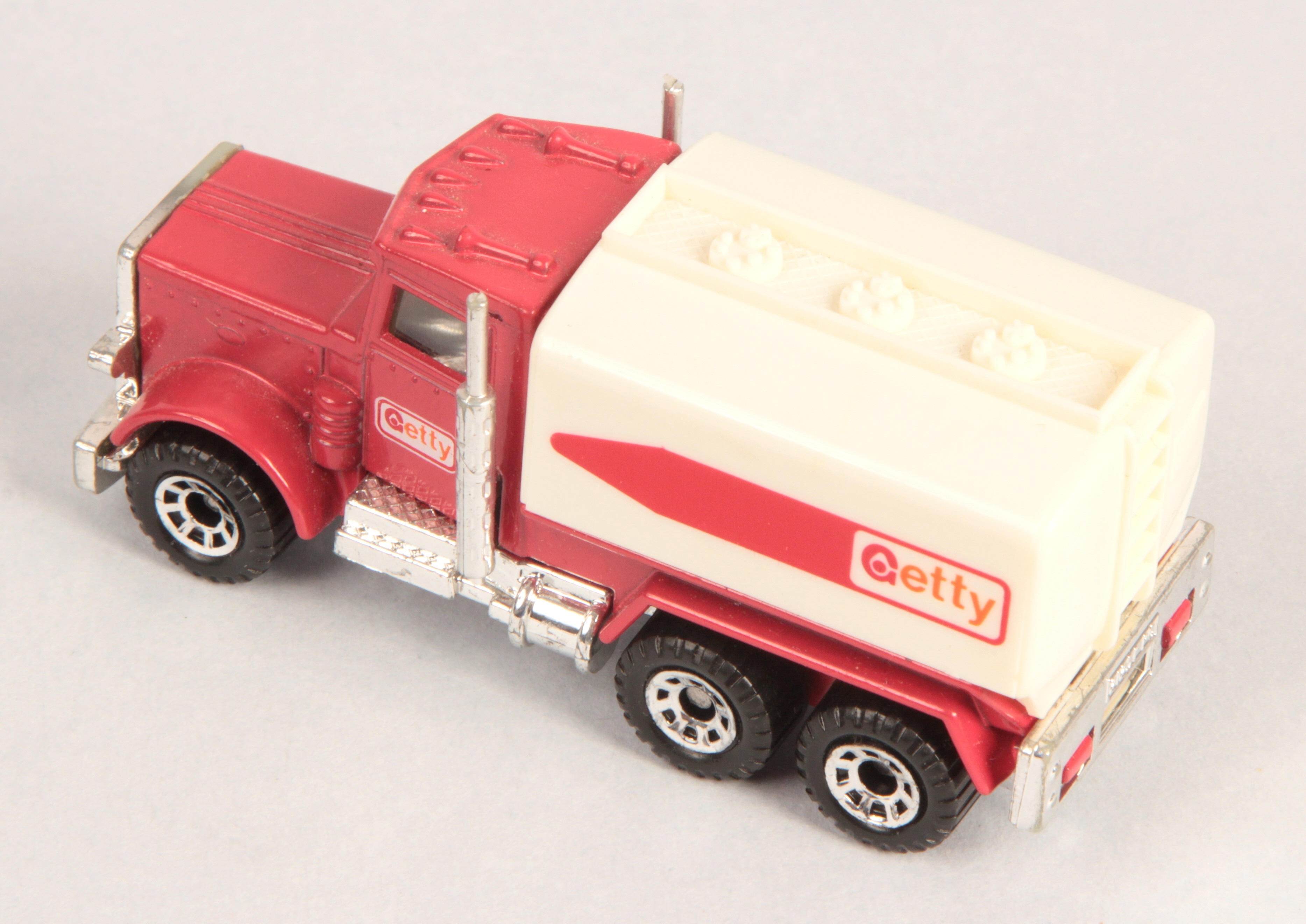 Lot 637 - Matchbox Superfast MB5 Peterbilt Tanker